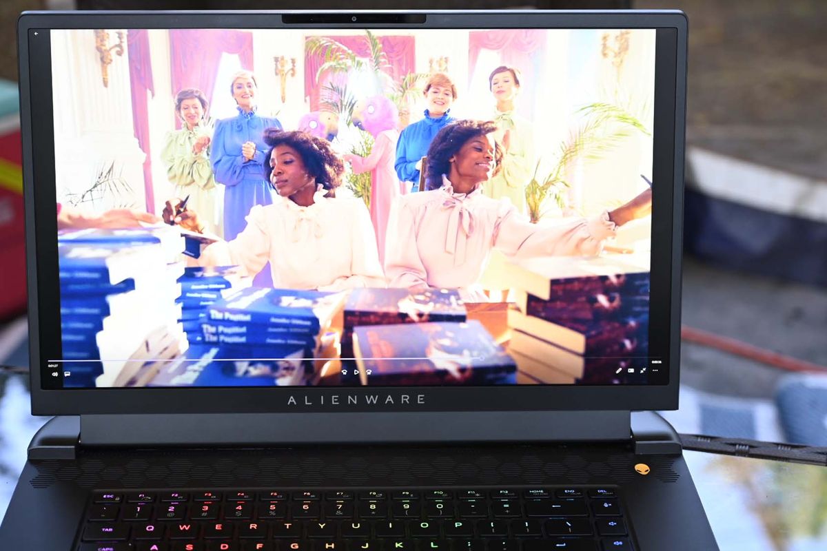 Alienware m17 R5 (AMD Advantage): Meet the king of AMD gaming laptops ...