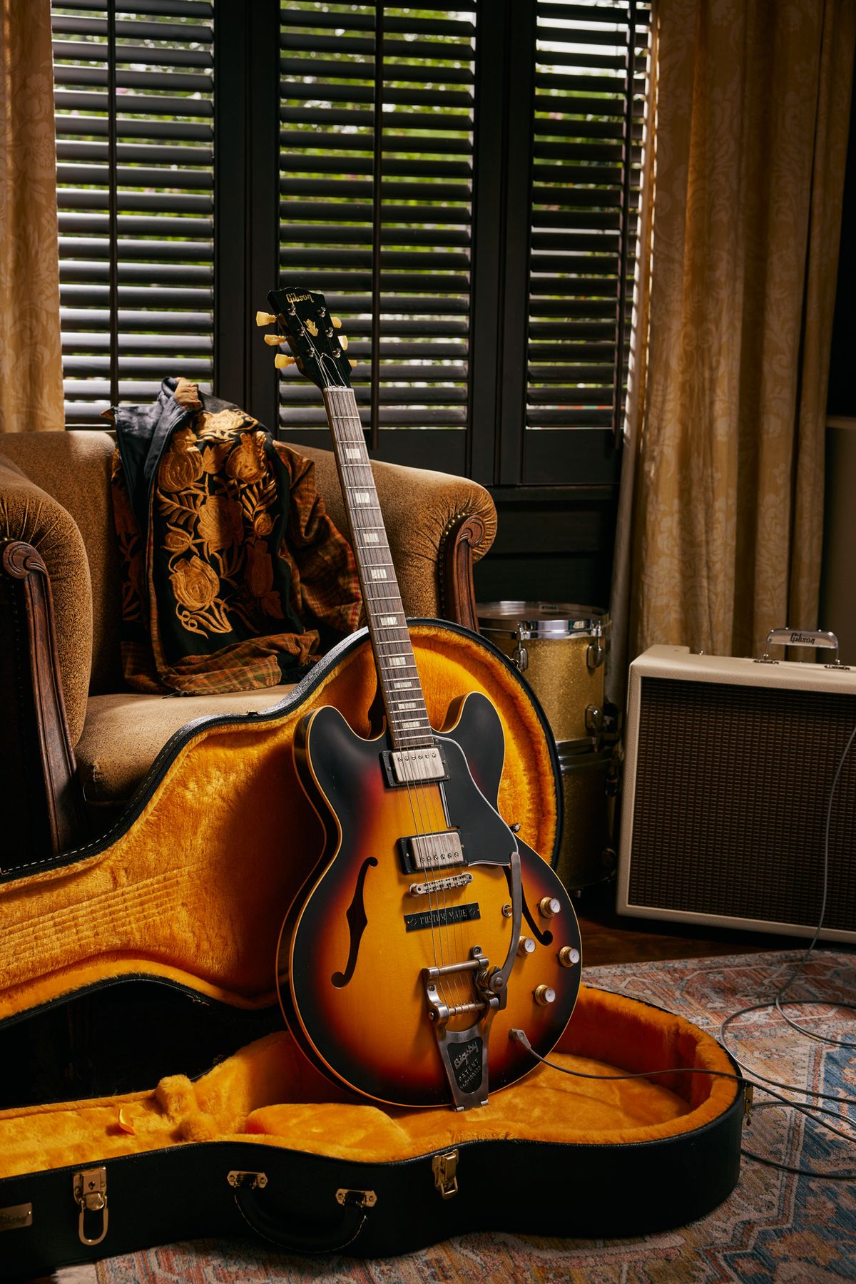 “A fantastic replica of this extraordinary guitar. Same dot neck, Bigsby tremolo, and finish ...