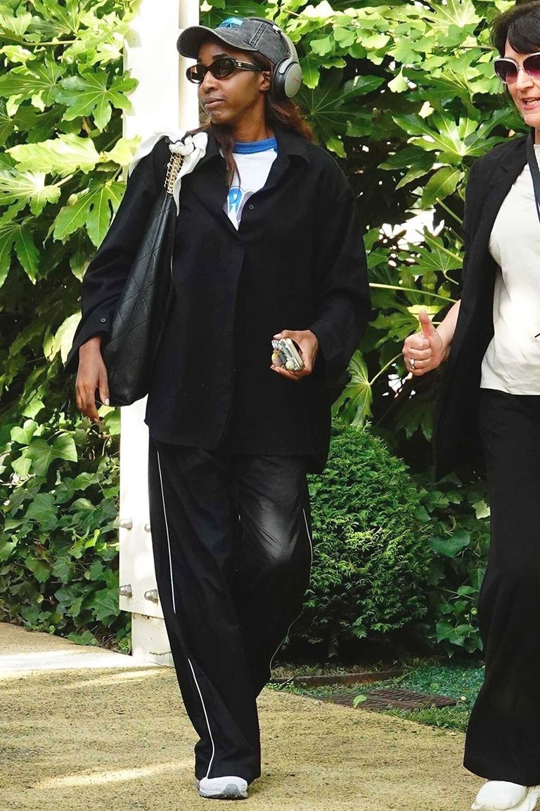 Ayo Ediberi Just Wore This 2025 Comfortable Pant Trend | Who What Wear