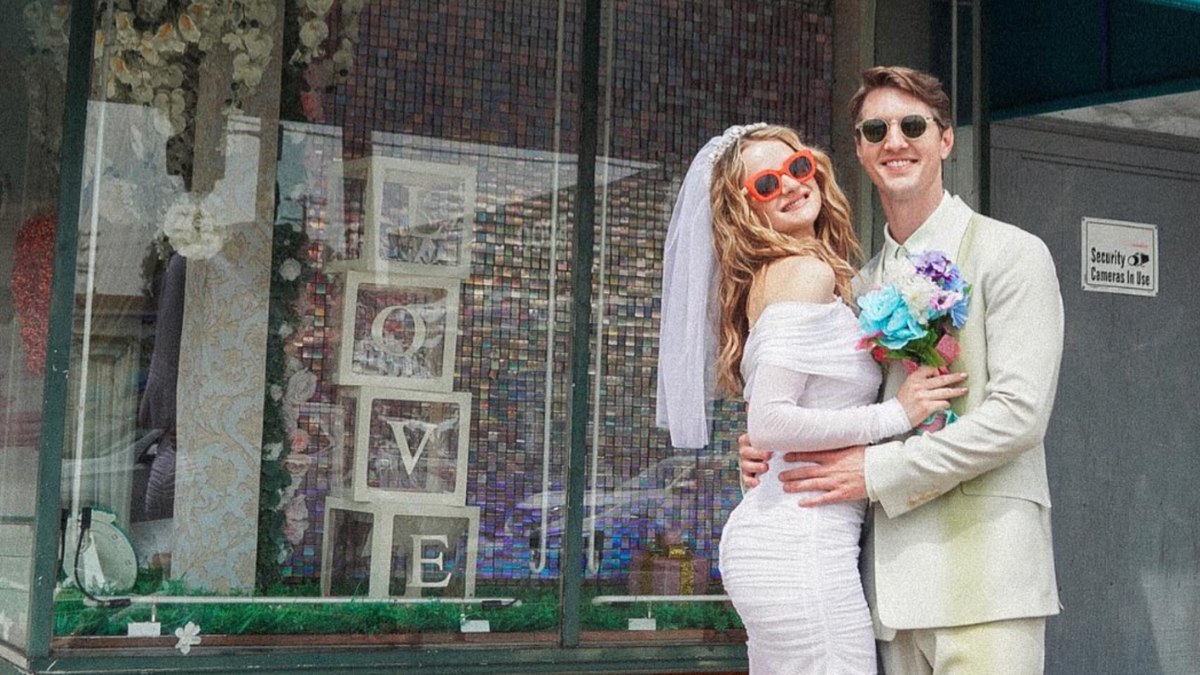 Joey King Got Married at a Place Called "Same Day Marriage" | Marie Claire