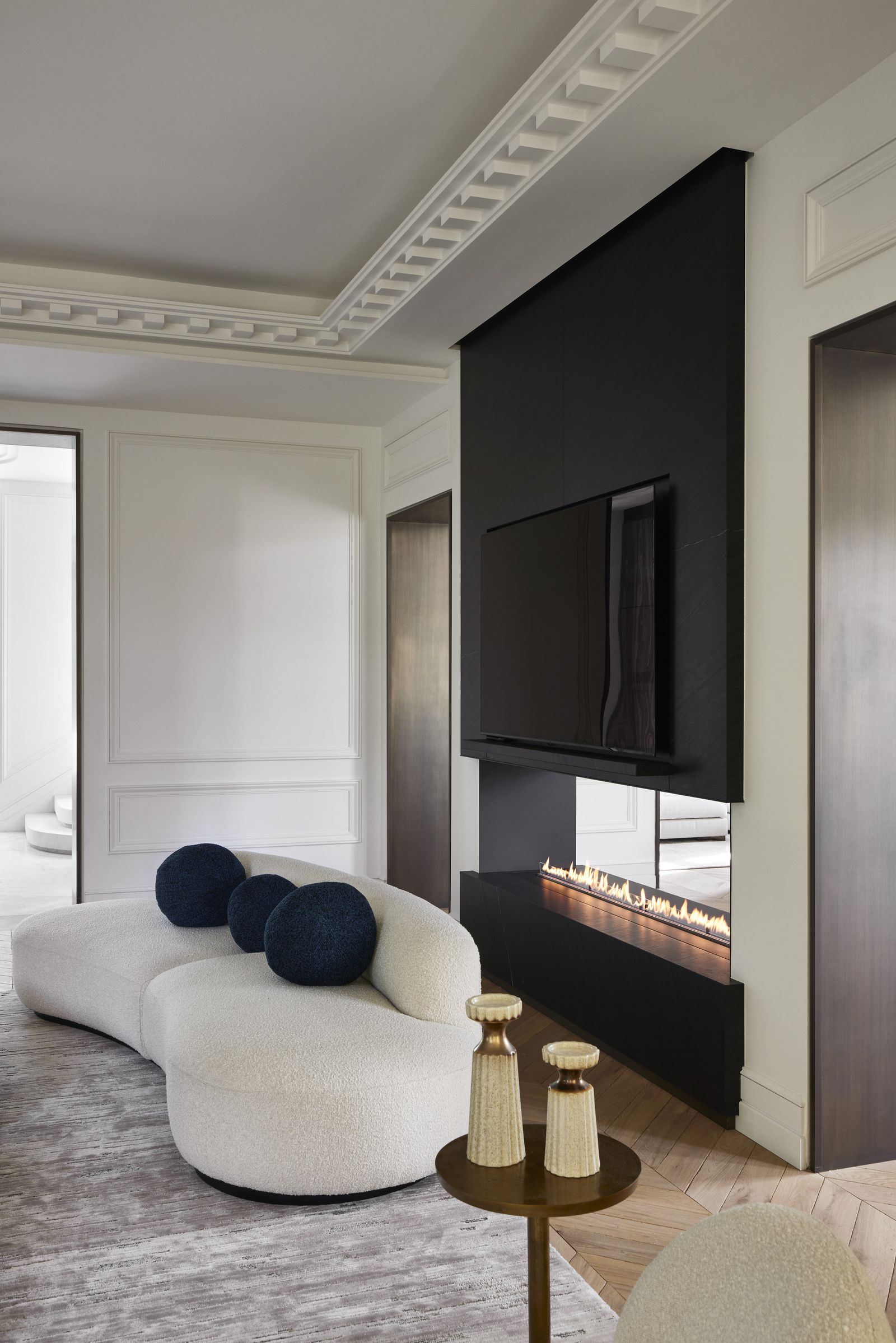 Warm Modern Interior Design — 8 Ideas for Cozy Contemporary Spaces ...