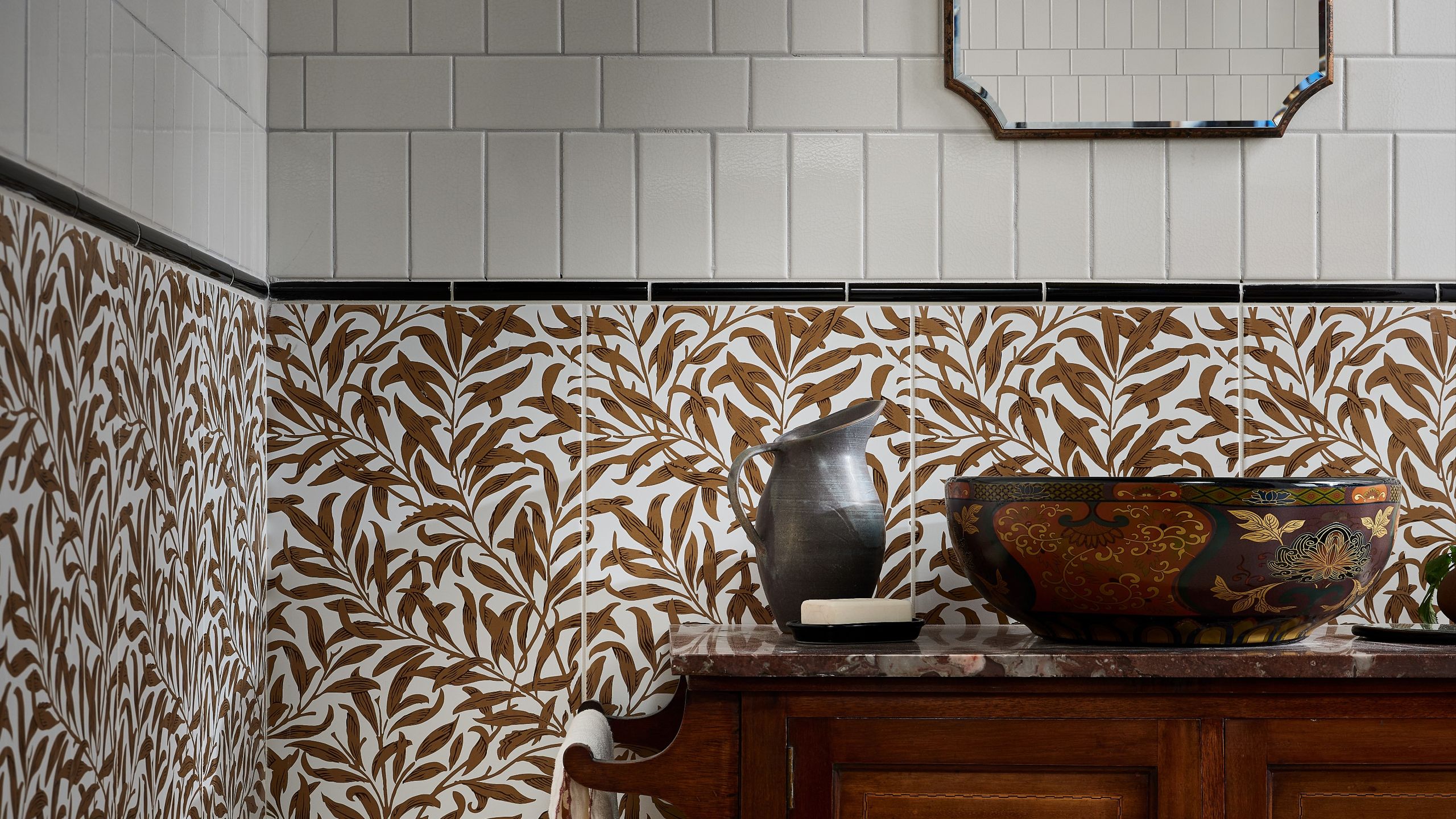 Can you tile on top of tiles? Yes, but it's not recommended | Ideal Home