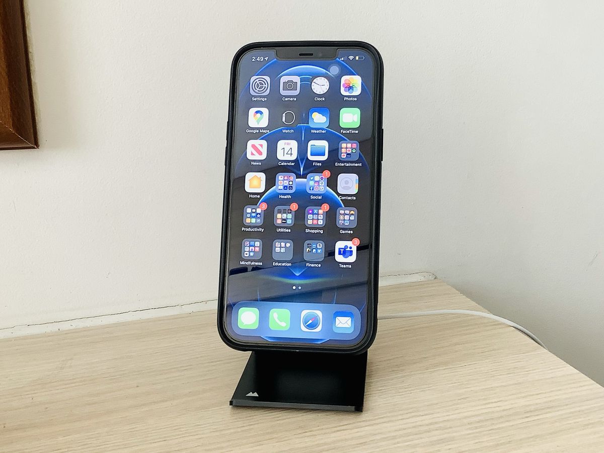 Mous MagSafe Compatible Charger Stand Review: Simple design meets ...