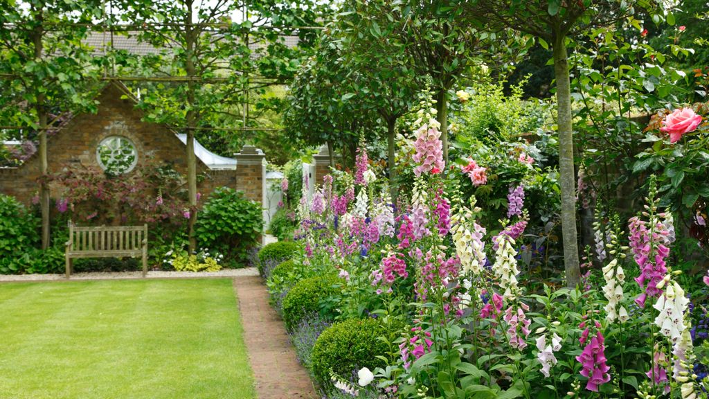 Long garden ideas: 10 rules for a long, narrow plot | Homes and Gardens