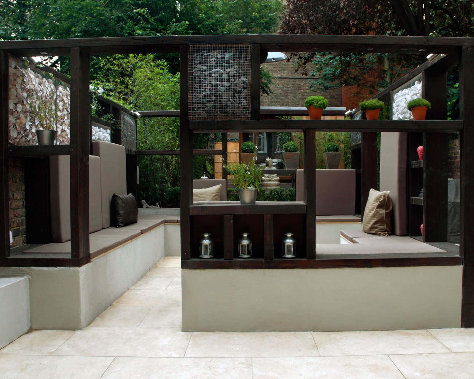 Landscaping with railroad ties: 10 clever ways to use them | Gardeningetc