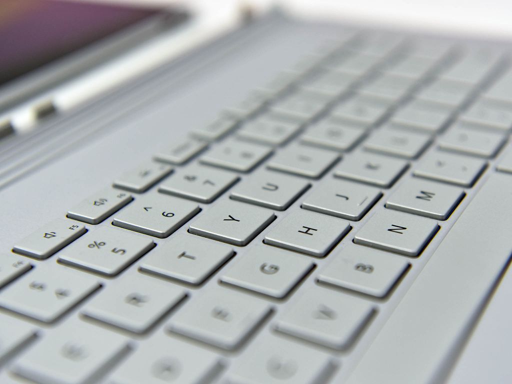 12 days of tech tips: Use Windows 10 virtual desktops to stay organized ...