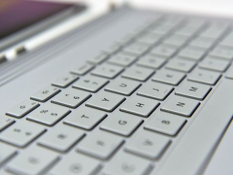 12 days of tech tips: Use Windows 10 virtual desktops to stay organized ...