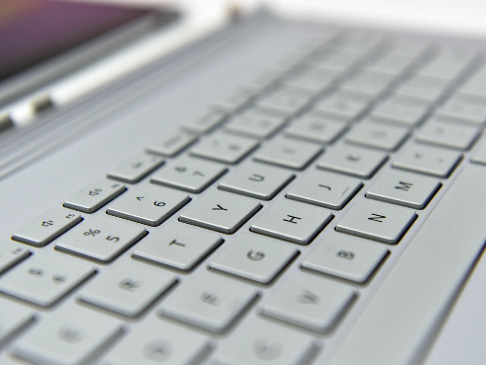 12 days of tech tips: Use Windows 10 virtual desktops to stay organized ...