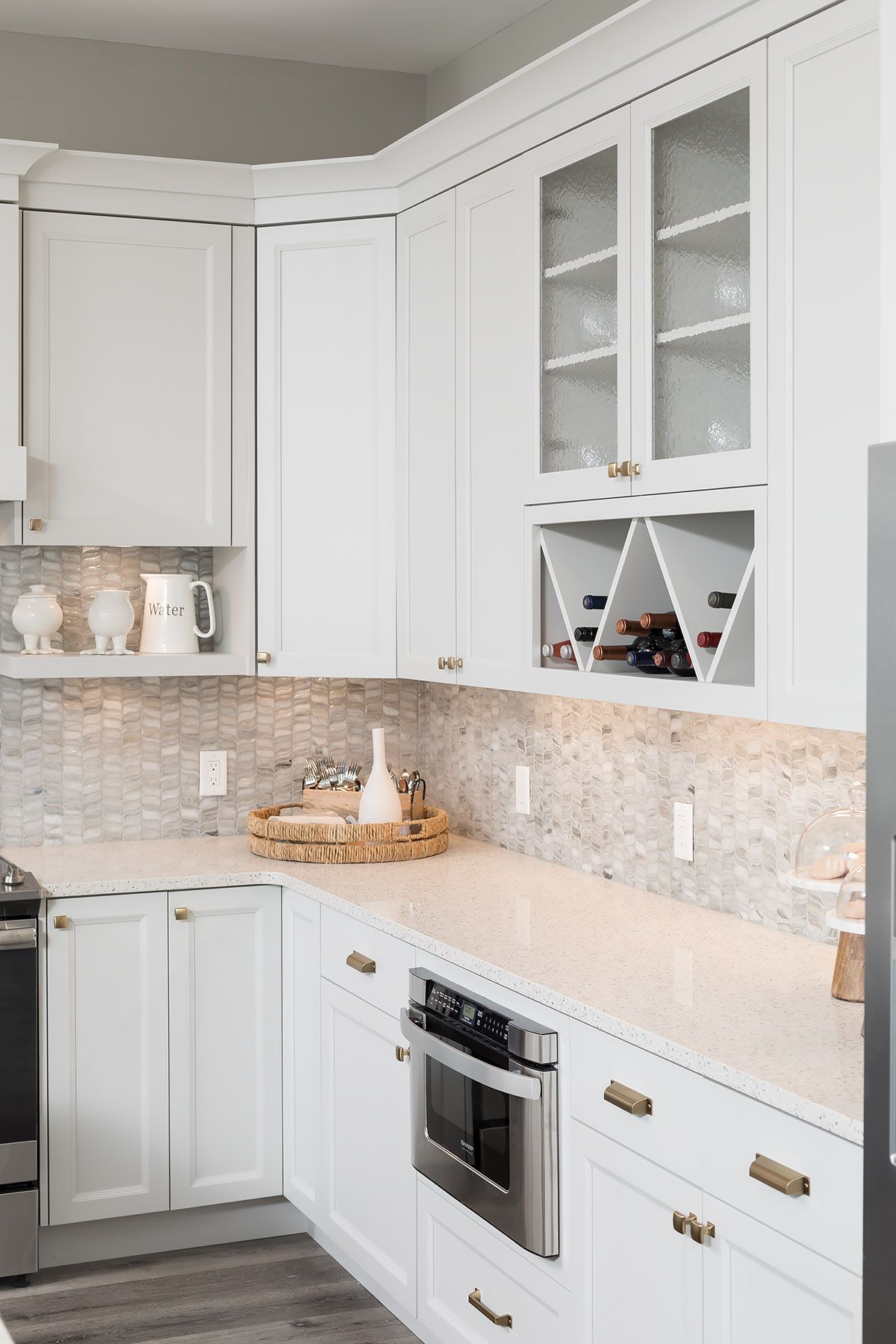 Kitchen corner cabinets: 10 stylish tips to maximize space | Homes and ...