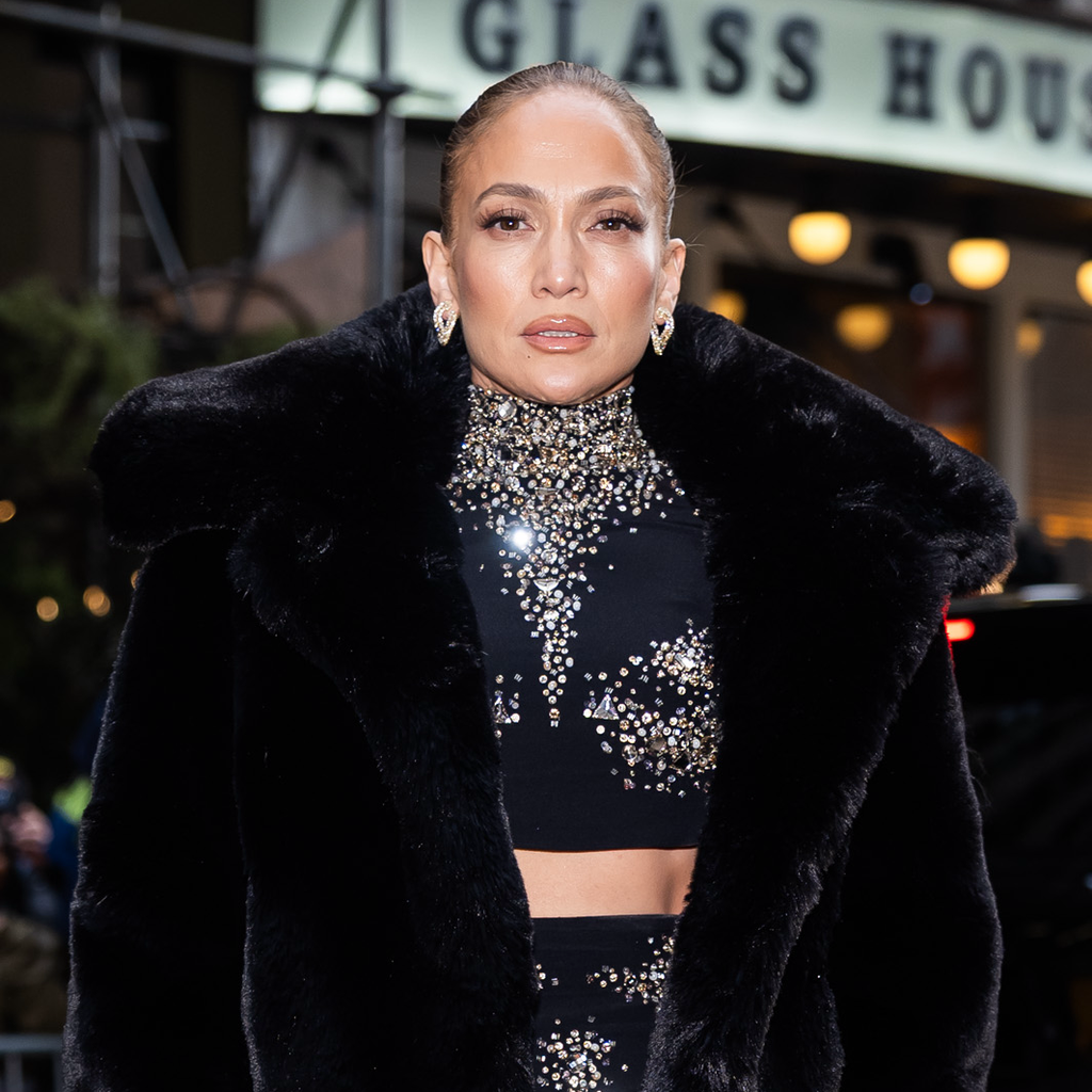 JLo Doubles Up on Jaw-Dropping Skintight Catsuits at Formula 1 | Marie ...