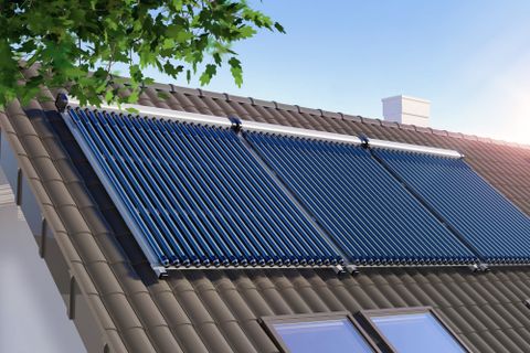 Solar thermal vs solar PV panels: Which is the best option? | Homebuilding