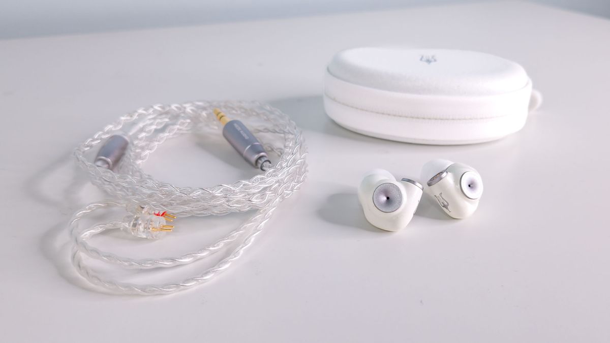 Meze Alba review: Comfortable, great-sounding wired in-ear buds | Tom's ...