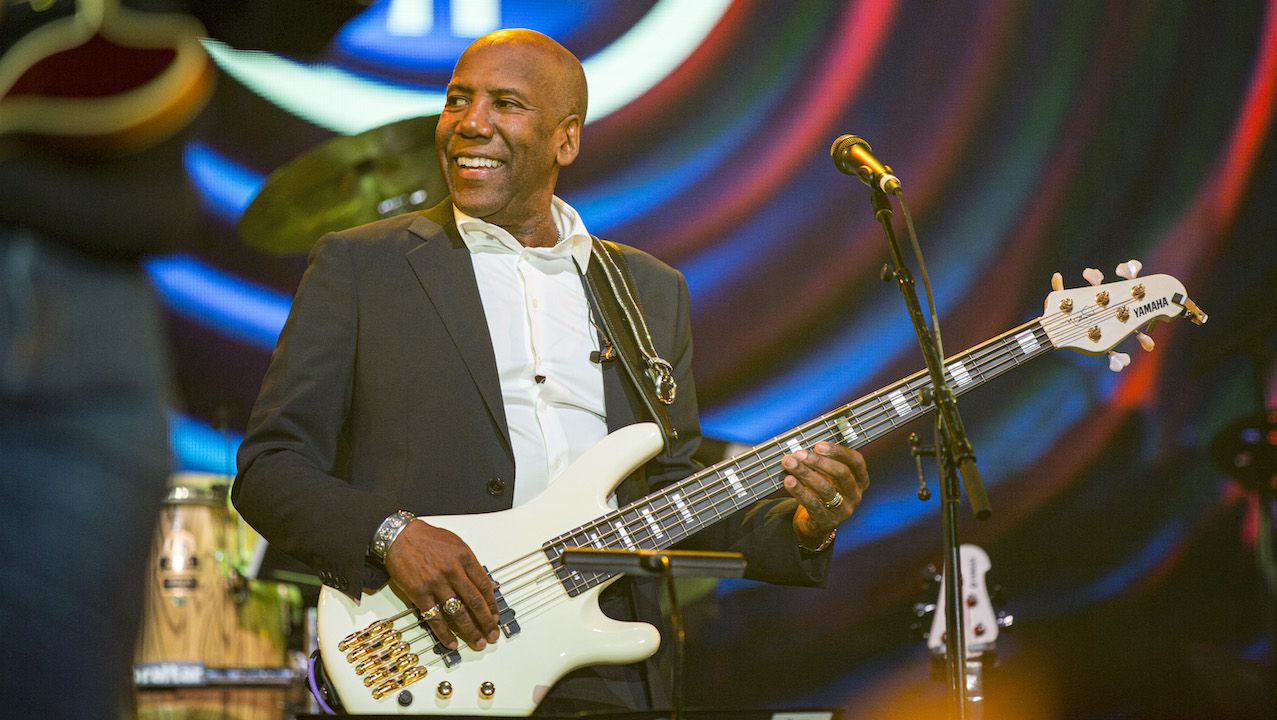Watch Nathan East play a virtuosic Sir Duke... while having a ...