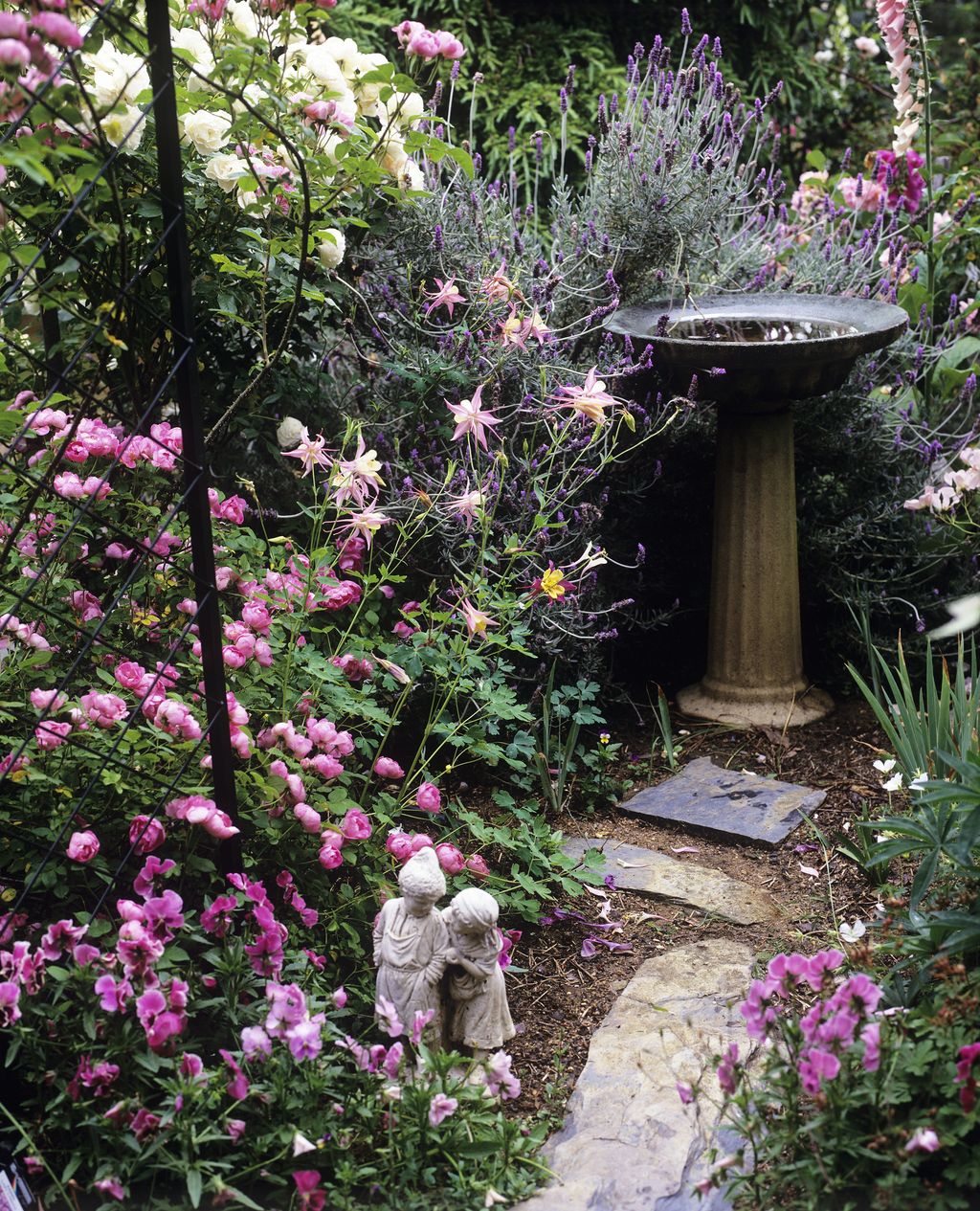 Cottage gardens: how to plan yours and 14 cottage garden ideas | Real Homes