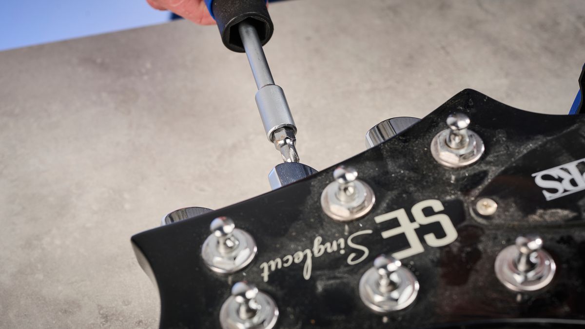 4 causes of your guitar going out of tune and how to solve them ...