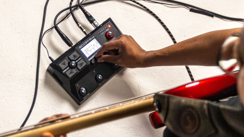 Zoom unveils new B2 Four bass multi-effects pedal, with Multi-Layer IR ...