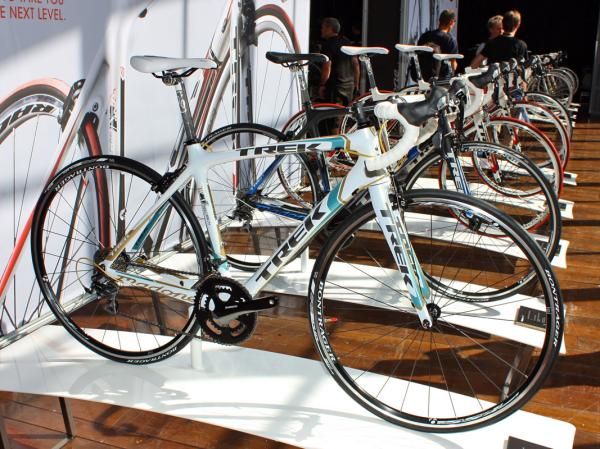 First Look: 2011 Trek Madone 6.9 SSL | Cyclingnews