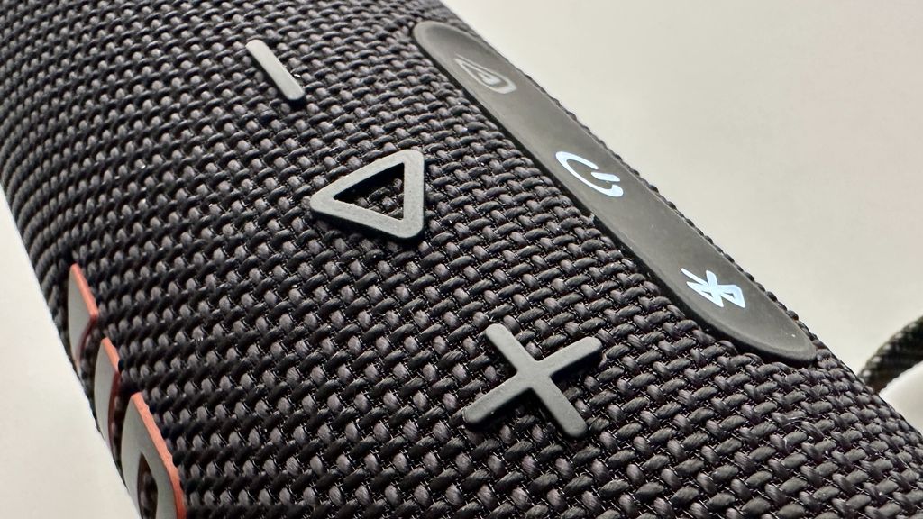 JBL Flip 7 review: meet the new portable Bluetooth speaker boss, even ...