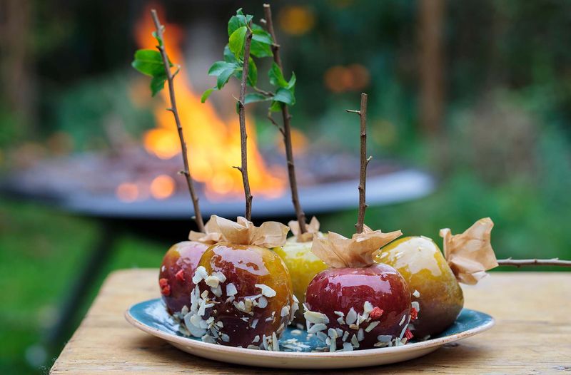 Toffee apples | American Recipes | GoodtoKnow