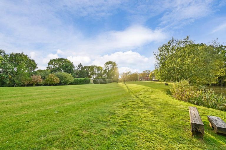 A charming Grade II-listed country house with indoor pool in the Garden ...