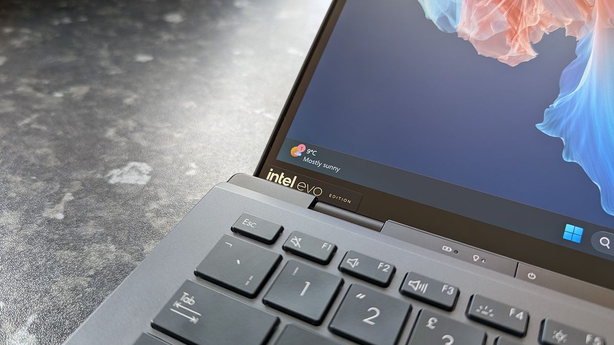 ASUS Zenbook Duo (UX8406) vs. Lenovo Yoga Book 9i (Gen 9): Which dual ...