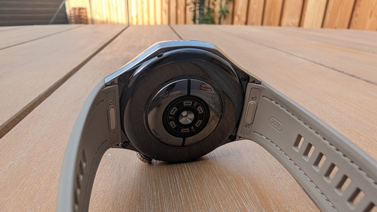 Huawei Watch GT6 Pro review: luxe sporthorloge dat weken meegaat ...