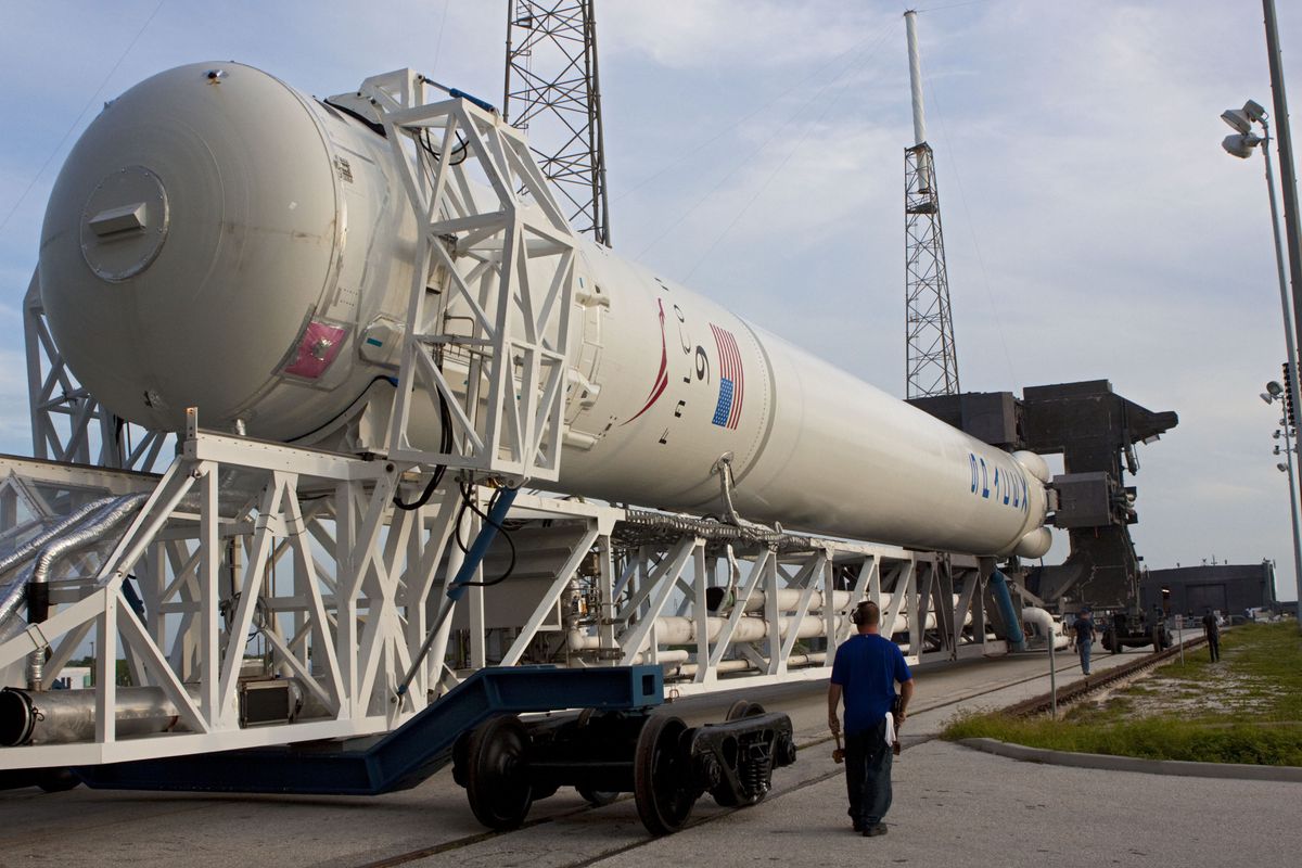 Private SpaceX Rocket Set for Space Station Delivery (Photos) | Space