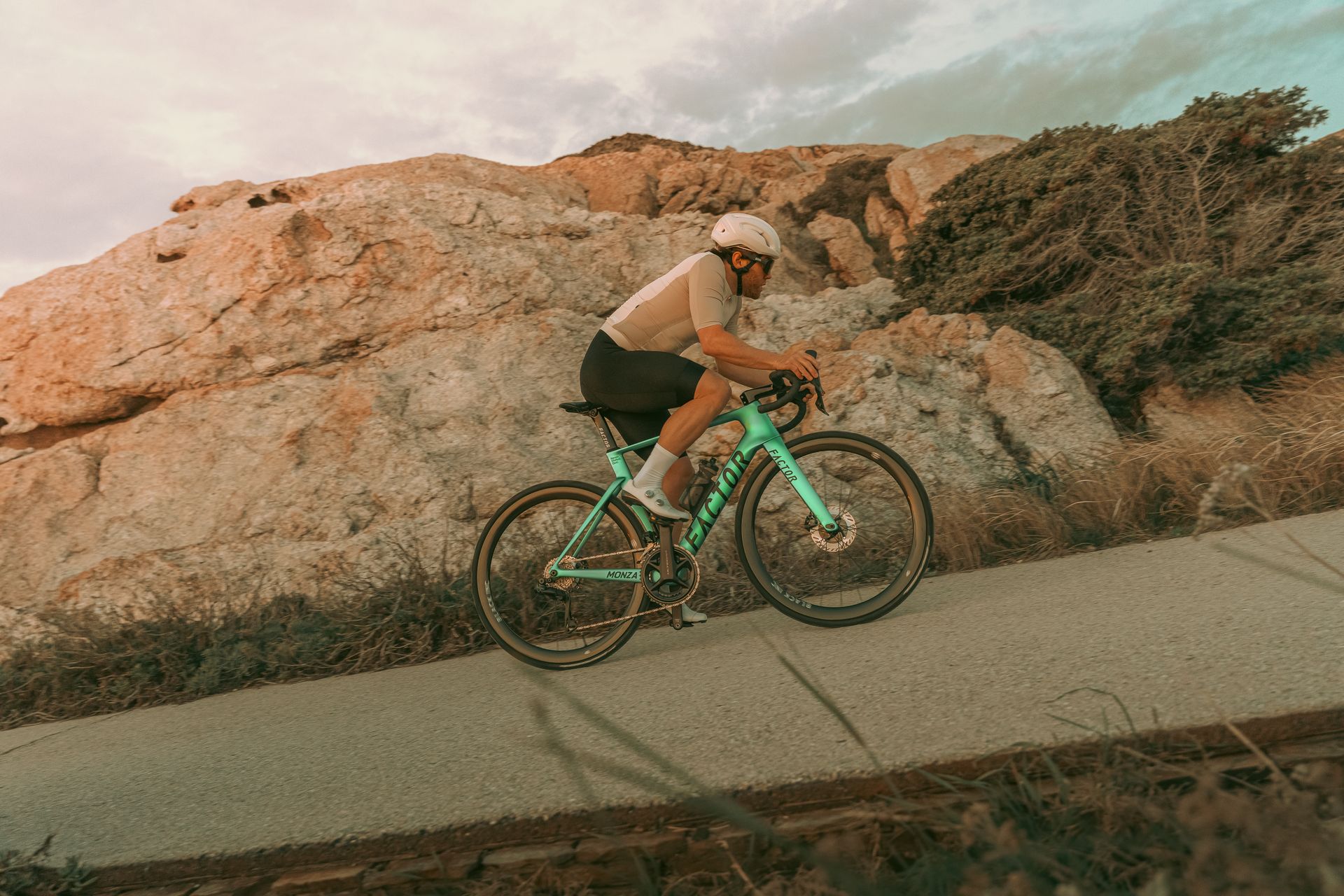 Factor launches its new Monza: a cheaper more practical bike, designed ...