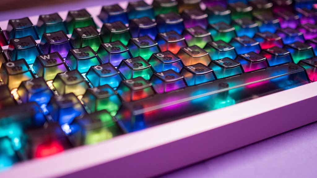 Angry Miao Cyberboard R4 review: This Cybertruck-inspired keyboard ...