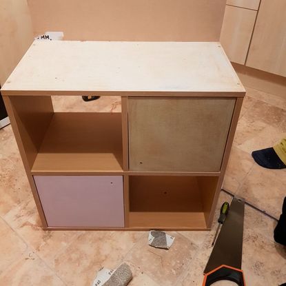 Mum makes impressive £30 DIY play kitchen - using an old kitchen unit ...