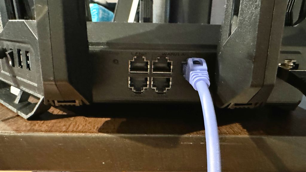 Asus RT-BE96U Wi-Fi 7 router review: A new 6 GHz wireless speed king ...