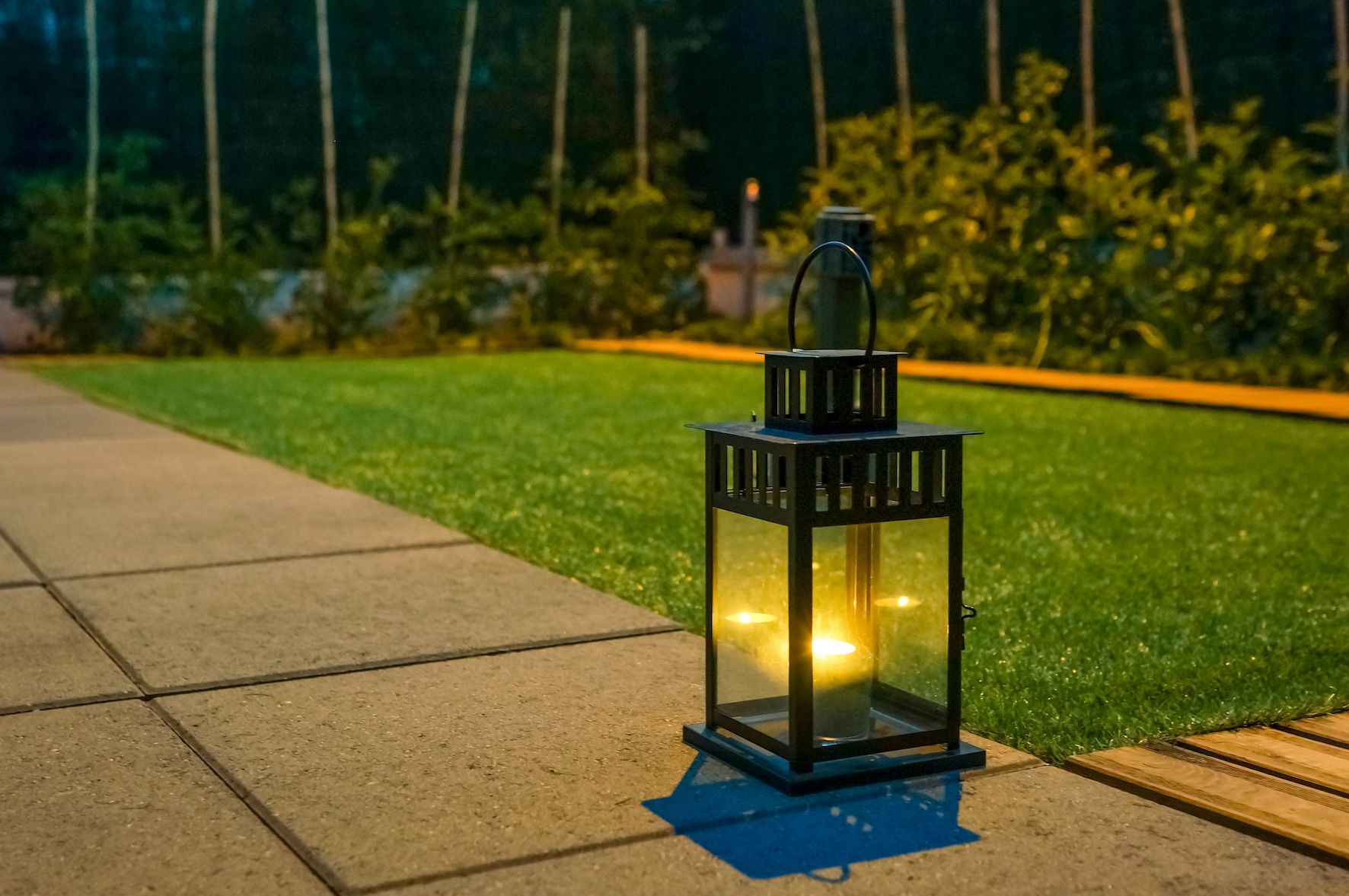 10 Patio Lighting Ideas to Make Your Yard Come Alive at Night | Livingetc