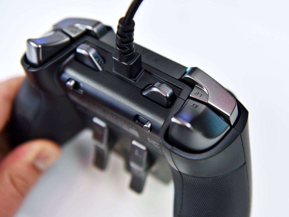 Razer Wolverine Ultimate review: A welcomed wired alternative to the ...