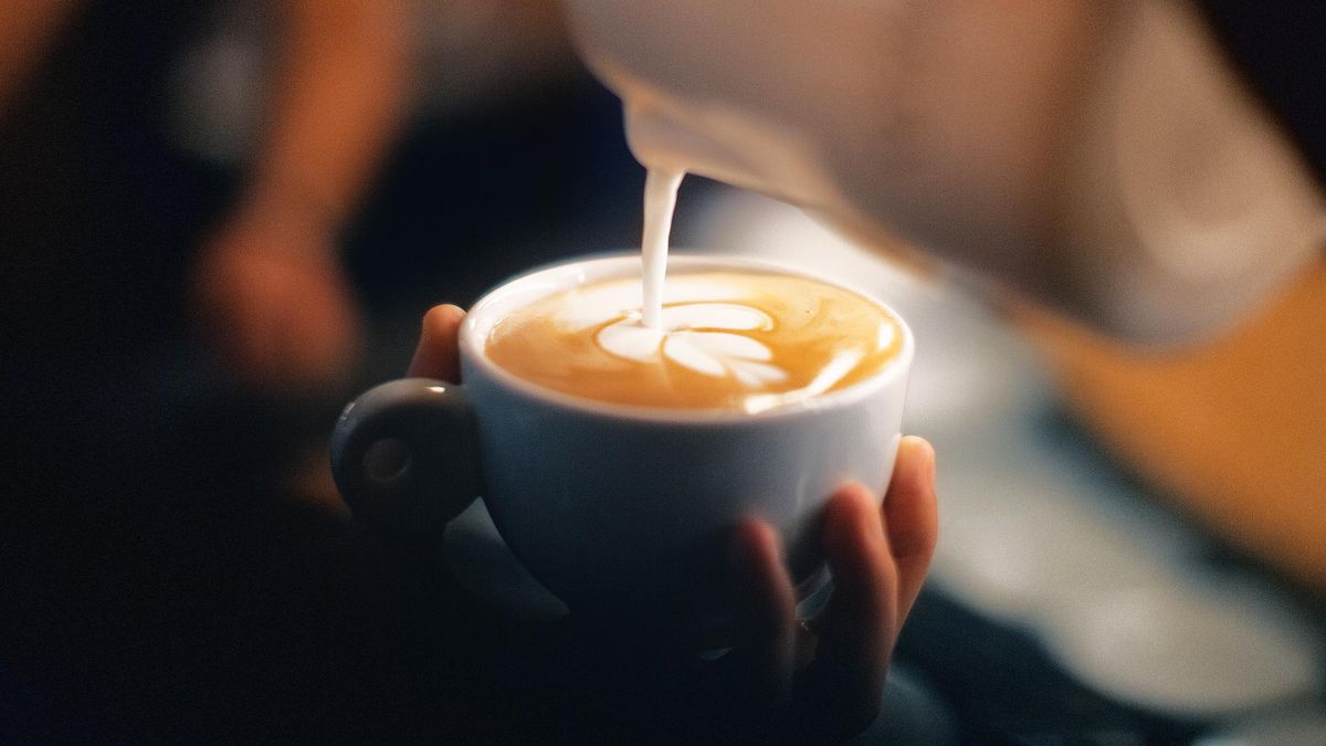 Here’s the best time to drink coffee for heart health and longevity ...