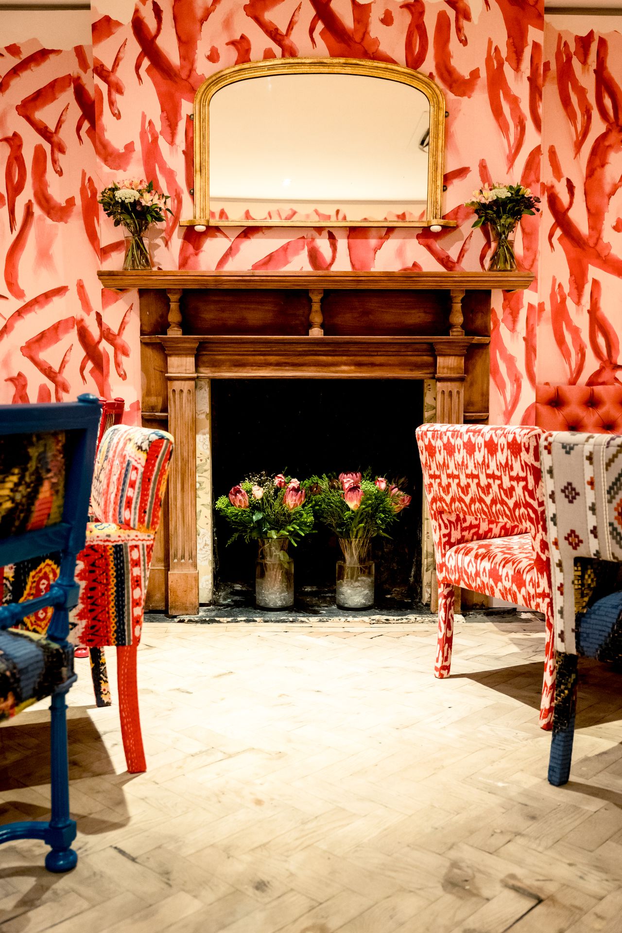 8 Of The Most Romantic And Beautiful Bar Interiors