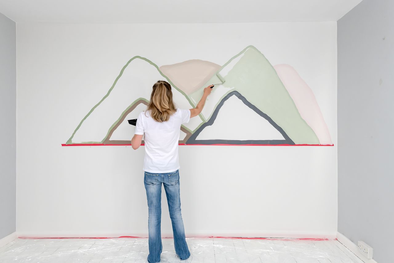 This simple wall mural idea is the perfect project for the weekend ...