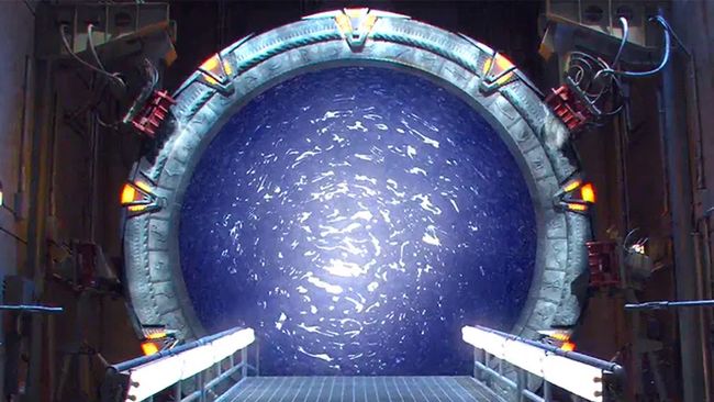 Stargate Interview: Amanda Tapping, Brad Wright, & Google's Laurence ...