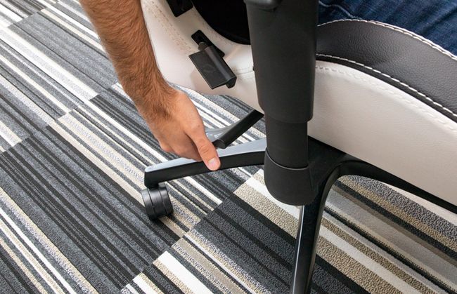 Alienware S5000 Gaming Chair - Full Review | Laptop Mag