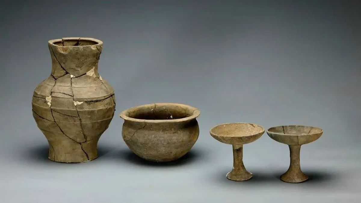 Ancient Chinese burials with swords and chariot cast light on violent ...