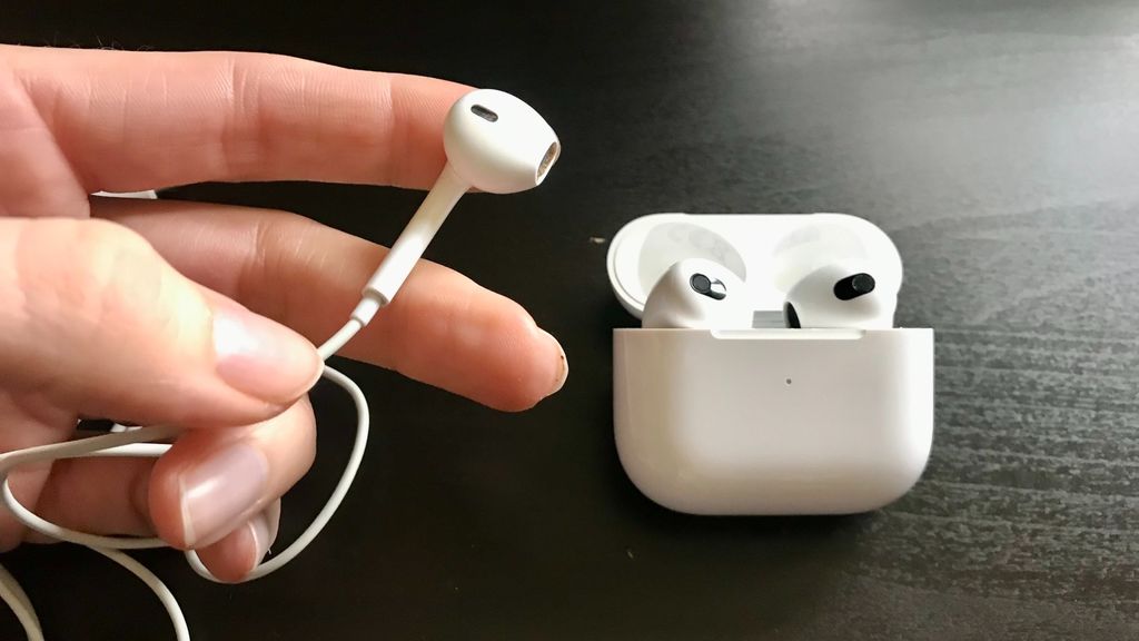 Why I still think Apple's super-cheap wired EarPods are better than any ...