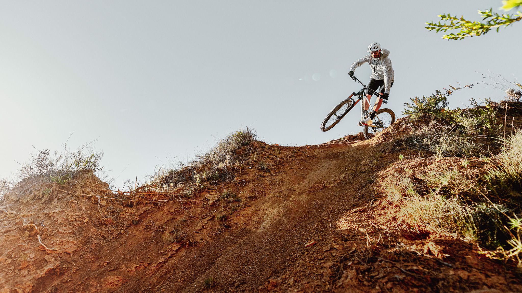 Mondraker introduces the 2023 Raze Carbon – the benchmark for a trail ...