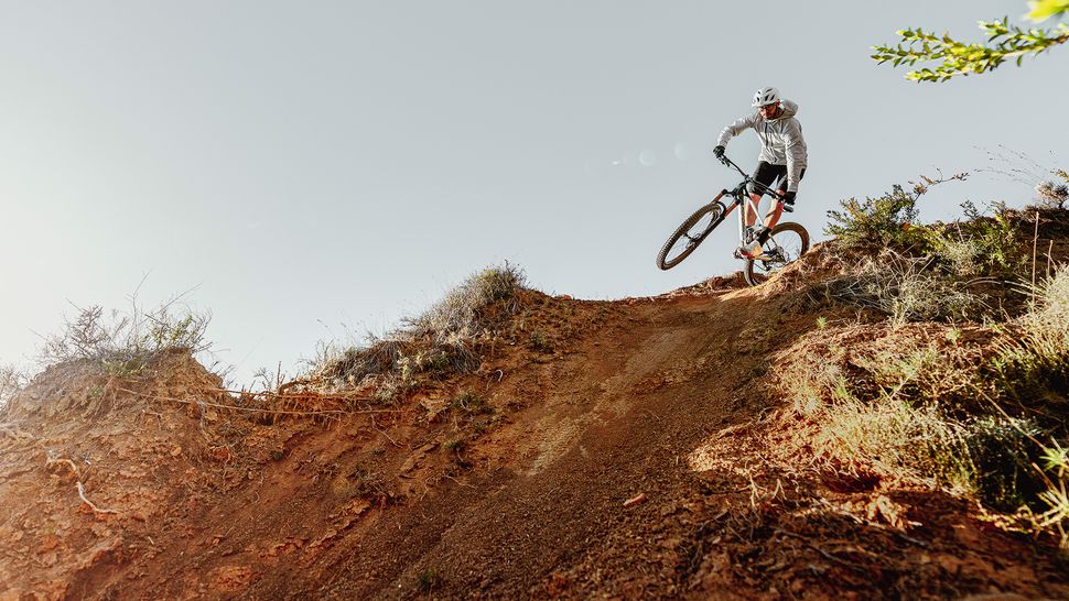 Mondraker introduces the 2023 Raze Carbon – the benchmark for a trail ...