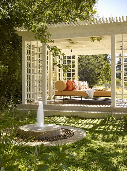 How to make the deck look expensive? 10 tips from experts | Livingetc