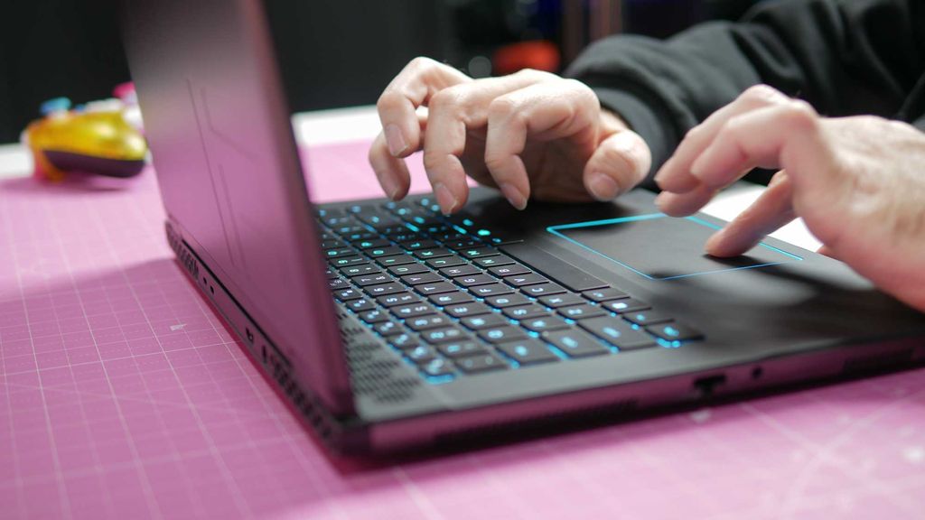 Alienware m16 R2 review: A stealthy gaming laptop | Tom's Guide