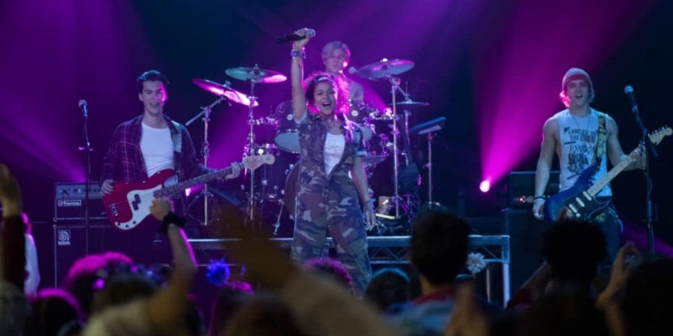 Julie And The Phantoms: 7 Reasons To Watch This Whimsical, Wonderful ...