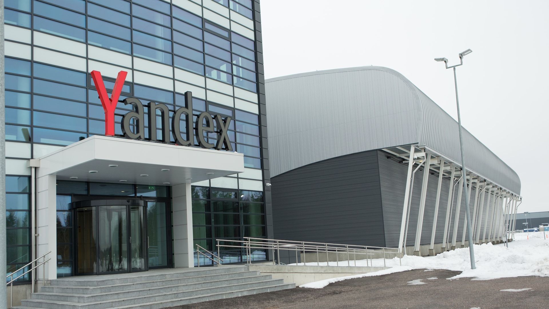 Russia's largest tech company just released a free AI tool that could ...