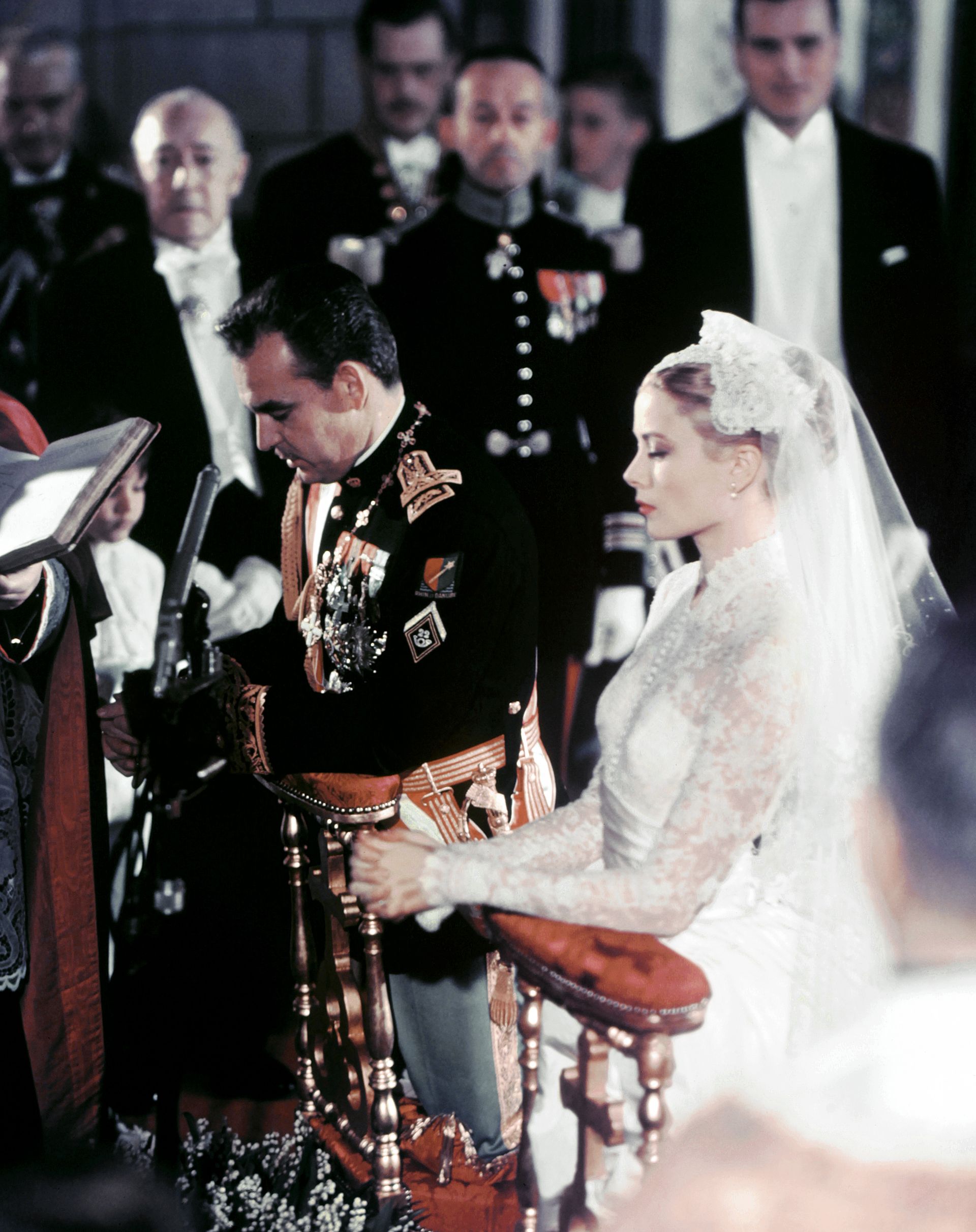 When It Comes to Grace Kelly’s 1956 Wedding Gown, the Magic Is In the ...