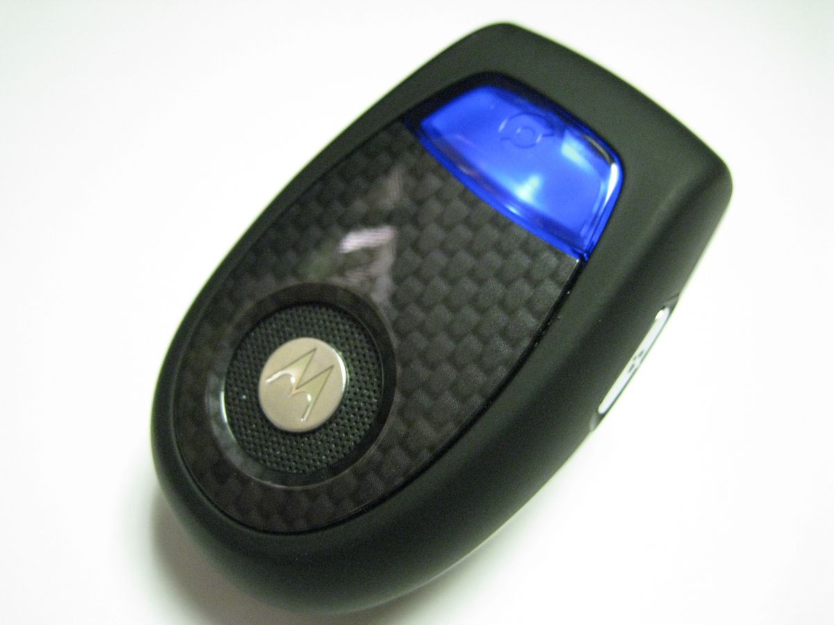Motorola Portable Bluetooth Car Speakerphone T305 for Hands-free iPhone ...