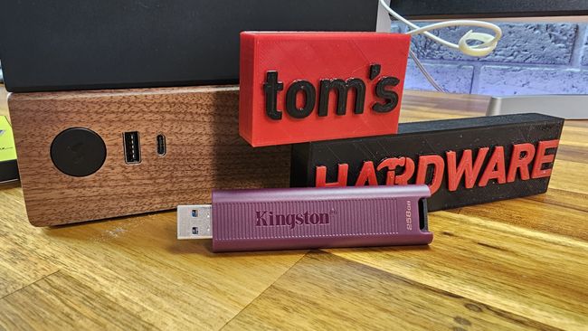 Best Flash Drives 2025: Fast, Spacious, Pocketable USB Storage | Tom's ...