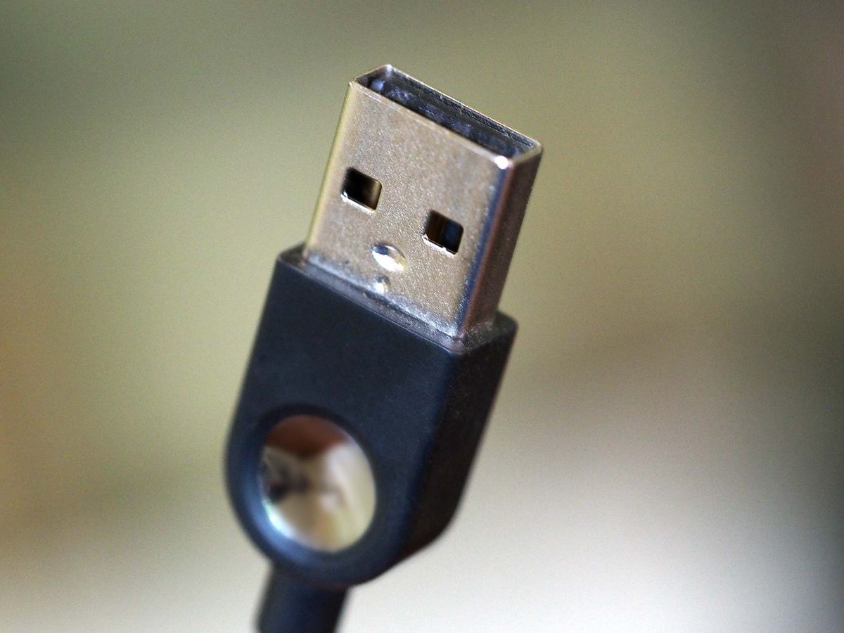 'BadUSB' malware highlights the danger of plugging random mystery ...